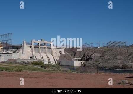 Davis Dam on the Colorado River forms Lake Mohave, near Laughlin NV ...