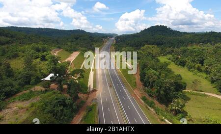 (200224) -- COLOMBO, Feb. 24, 2020 (Xinhua) -- Aerial photo taken on ...