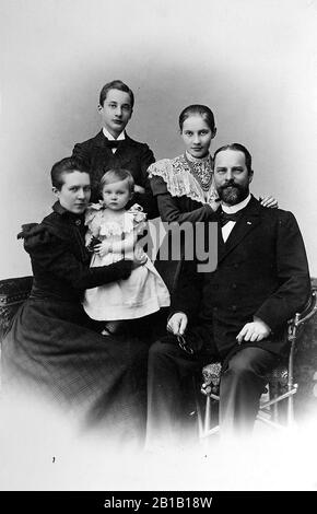 Friedrich Karl David Bouché mit Familie Zuschnitt Stock Photo - Alamy