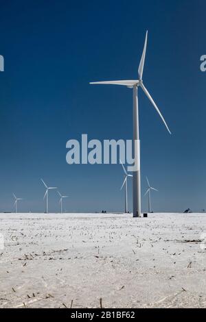 Ubly, Michigan - A wind farm in Michigan's Thumb region Stock Photo - Alamy