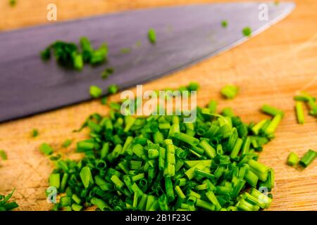chive, fesh cut leaves in a closeup Stock Photo - Alamy
