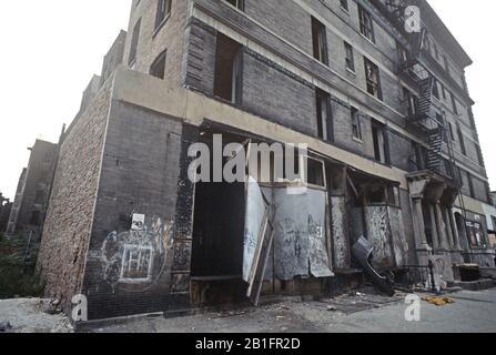 Abandoned burn out shops and tenement blocks, South Bronx, New York ...