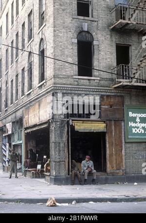 Abandoned burn out shops and tenement blocks, South Bronx, New York ...