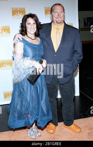 Chef Mario Batali and his wife Susi Cahn arrive to the Food Bank for ...
