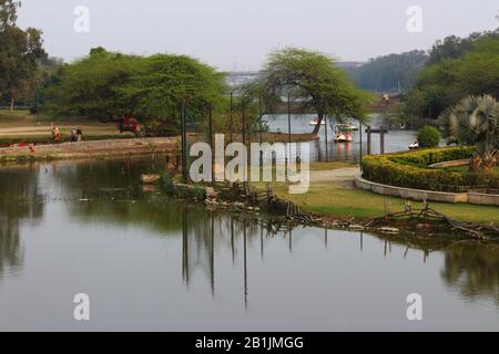 People in Sanjay Lake Park, Trilokpuri, New Delhi, India Stock Photo ...