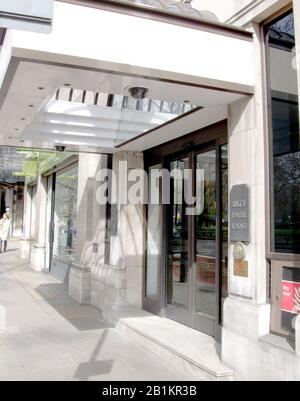 Former London apartment building of Dodi Fayed, 60 Park Lane, London ...