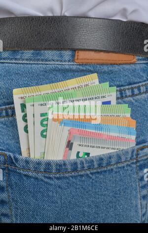 Taschengeld, Hosentasche, Euroscheine, Symbolfoto, Studioaufnahme Stock ...