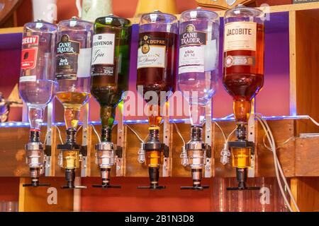 PUB BAR SPIRITS OPTICS ALCOHOL DISPLAY MEASURE BOTTLES BAR Variety of ...