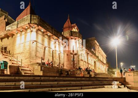 Raja Ghat, River Ganges, Varanasi, Benares, Uttar Pradesh, India Stock ...