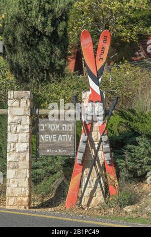 Skiort Neve Ativ, Golanhöhen, Israel Stock Photo - Alamy