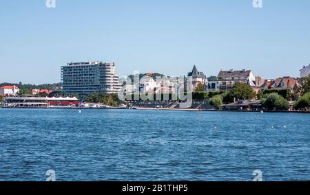Vichy, River Allier, Auvergne-Rhone-Alpes, France Stock Photo - Alamy