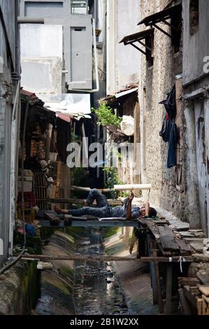 JAKARTA, INDONESIA: Homeless people sleeping and living under tunnel ...