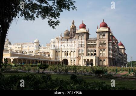 Mysore palace - Indian Palace : A historical palace and royal residence ...