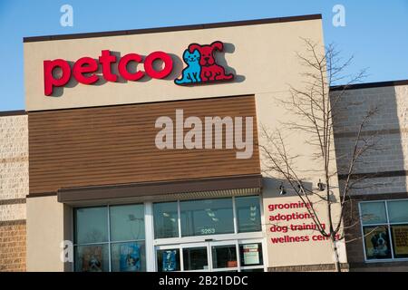 Petco store banner Stock Photo - Alamy