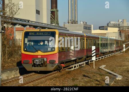 Ringbahn S42, Berlin, Deutschland Stock Photo - Alamy