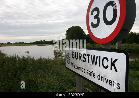 Burstwick Drain east yorkshire Stock Photo - Alamy