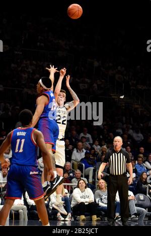 DePaul guard Oscar Lopez Jr. (15) shoots a three point shot against ...