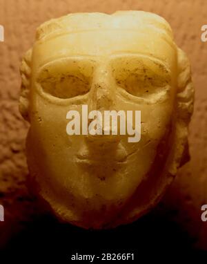 Pre-islamic cultures. Arabian Peninsula 4thBC-1stBC. Statue head ...