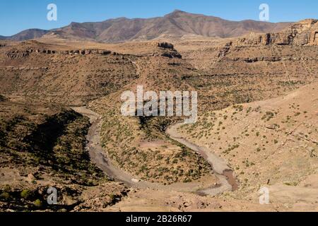 Sebapala River Valley (en route to Tsatsane bushman paintings), Lesotho ...