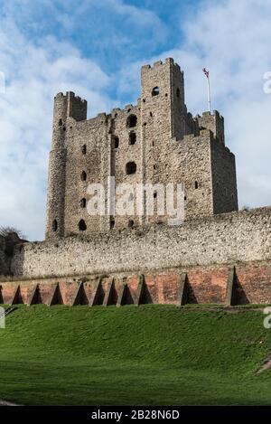 Rochester Castle Keep and curtain walls Stock Photo - Alamy