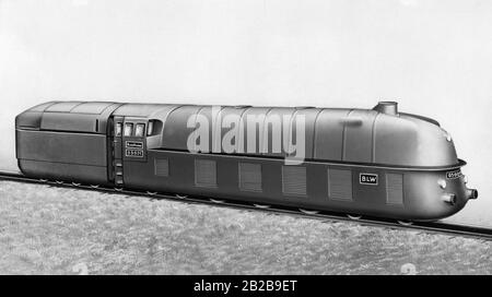 Streamlined steam locomotives before 1945, a streamliner in Germany ...