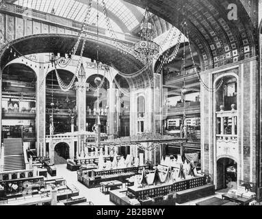 Wertheim department store in Berlin, 1932 Stock Photo - Alamy