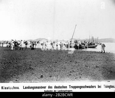 Landing manoeuvre of the German troops near Tsingtau in the Kiautschou ...