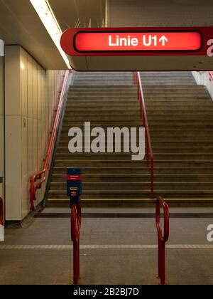 Vienna: train of subway line U1 at station Kaisermühlen – Vienna ...