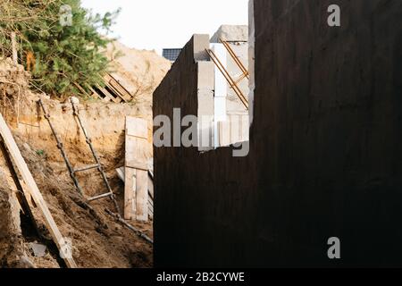 construction of a three-layer wall with insulation Stock Photo - Alamy