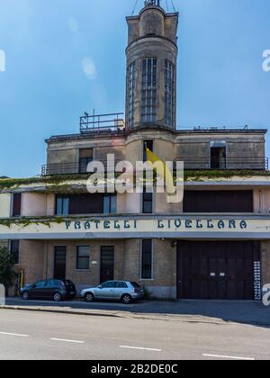 Abandoned factory in Milan Stock Photo - Alamy
