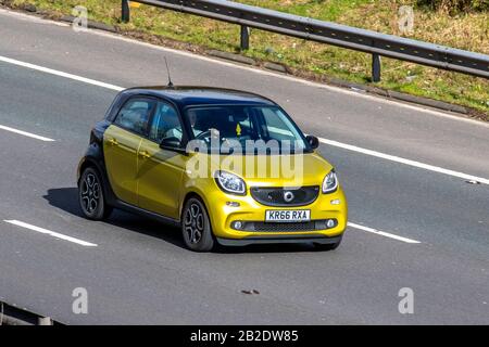 2016 yellow 898cc Smart Forfour Prime Premium + T petrol hatchback ...