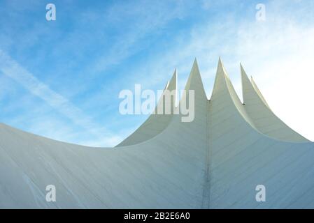 Detail of the 'shell' precast concrete architecture of Sydney Opera ...