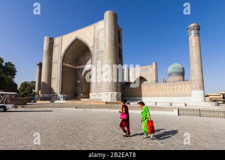 Bibi Khanum mosque, Samarkand, Uzbekistan 2000 Stock Photo - Alamy