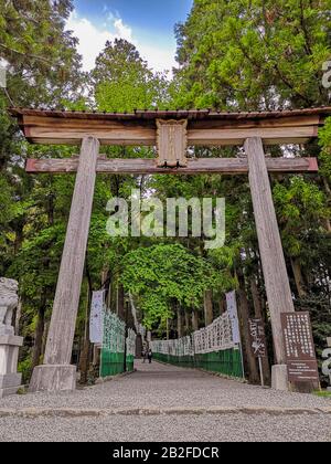 Entrance to the Kumano Hongu Taisha Grand Shrine on the Kumano Kodo ...