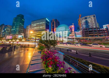 Xujiahui shopping area in Shanghai, China Stock Photo - Alamy