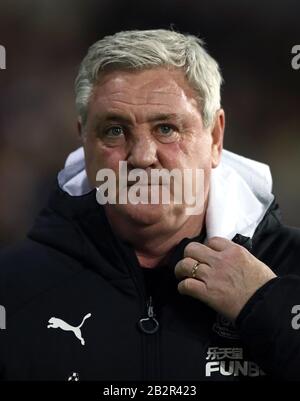 Newcastle United Manager Steve Bruce applauds the fans after the FA Cup ...