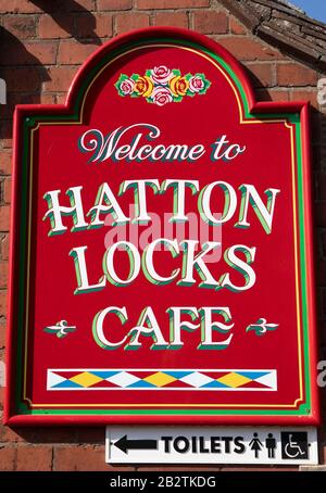 Hatton Locks sign, Grand Union Canal, Warwickshire, UK Stock Photo - Alamy