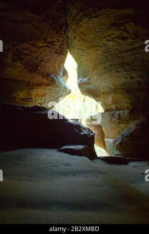 Rockhouse Cave, Hocking Hills State Park in the Hocking Hills region of ...