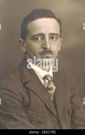 Georg Benjamin Portrait1926 Stock Photo - Alamy