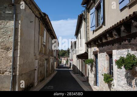 Villeréal medieval bastide town in the Lot-et-Garonne department in ...