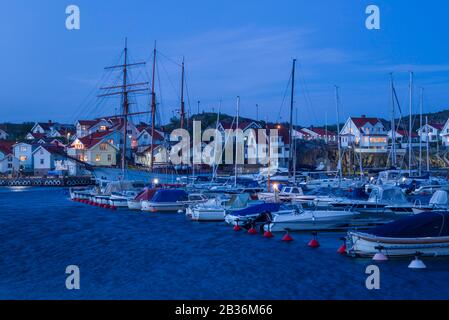 Sweden, Bohuslan, Tjorn Island, Skarhamn, house detail, sunset Stock Photo - Alamy