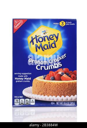 IRVINE, CALIFORNIA - 24 DECEMBER 2019: A can of Dole Pineapple Tidbits ...