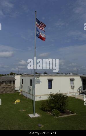 Del Valle, Texas ISA, Oct.. 25, 2004: Library at Austin Transition ...