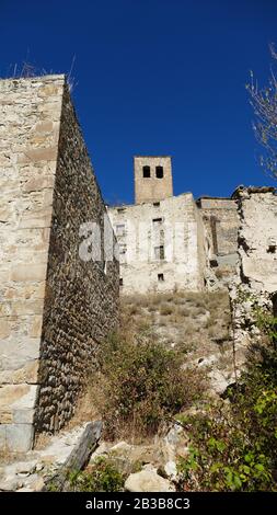 Ruins of an uninhabited Yesa church in Navarre Stock Photo - Alamy