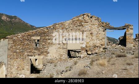 Ruins of an uninhabited village of Yesa in Navarre Stock Photo - Alamy