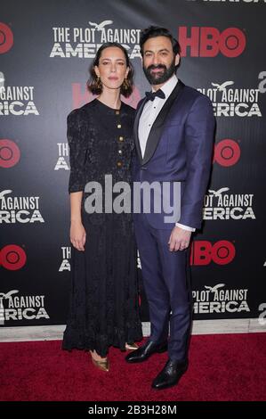 Rebecca Hall and Morgan Spector Stock Photo - Alamy