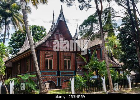 Houses of the traditional Sumatran architecture in the "Beautiful ...