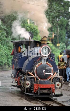 Famous Toy Train of Darjeeling, West Bengal, India Stock Photo - Alamy