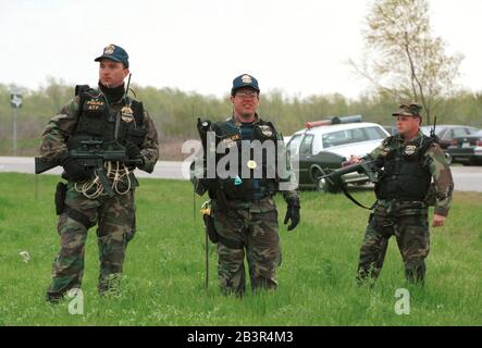 Waco, Texas: Bureau of Alcohol, Tobacco and Firearms agents (ATF) at ...