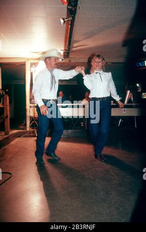 Couple dancing two step dance Stock Photo - Alamy